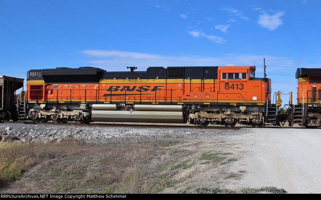 BNSF 8413